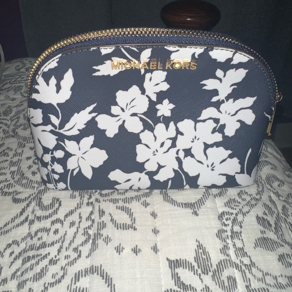MICHAEL Michael Kors | Bags | Mk Navy White Flower Pattern Makeup ...